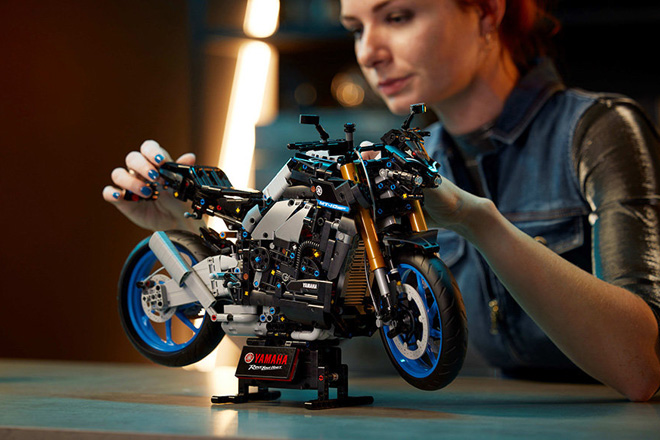 LEGO Technic Yamaha MT-10 SP | Yamaha Motor Australia