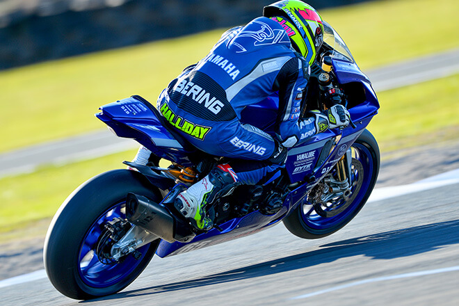 Halliday Holds Firm at Wakefield Park | Yamaha Motor Australia